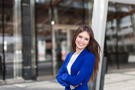 860148 4k Brown Haired Smile Glance Rare Gallery Hd Wallpapers