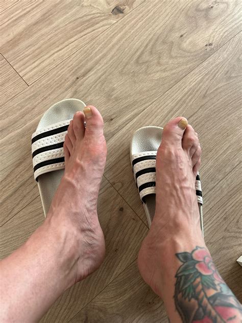 Feet 🤳🏻 R Menfeet