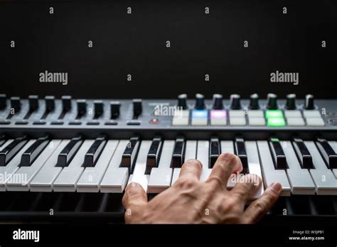 Midi Instrument Hi Res Stock Photography And Images Alamy