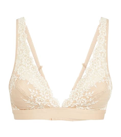 Wacoal Embrace Lace Soft Cup Bra In Natural Lyst