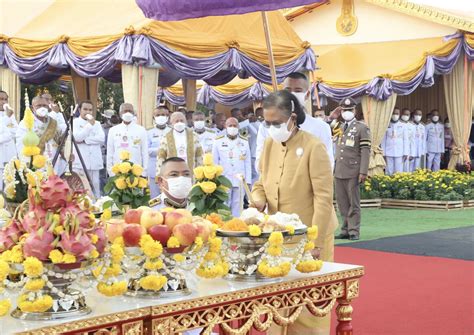 กรมสมเด็จพระเทพฯ เสด็จฯ แทนพระองค์บวงสรวงพระบรมราชานุสาวรีย์ ในหลวง ร 9