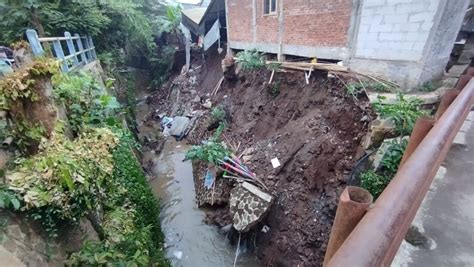 Bencana Tanah Longsor Terjang Pasirlayung Kota Bandung Orang Tewas Luka Luka