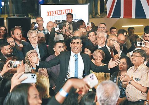 英今大選 約翰遜為辛偉誠站台 保守黨形勢仍危殆 東方日報