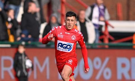 Alg Lacadémicien Du Paradou Kadri à Lajax Foot Afrique