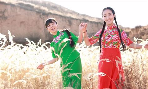 王小妮王二妮王二妮王小妮大山谷图库