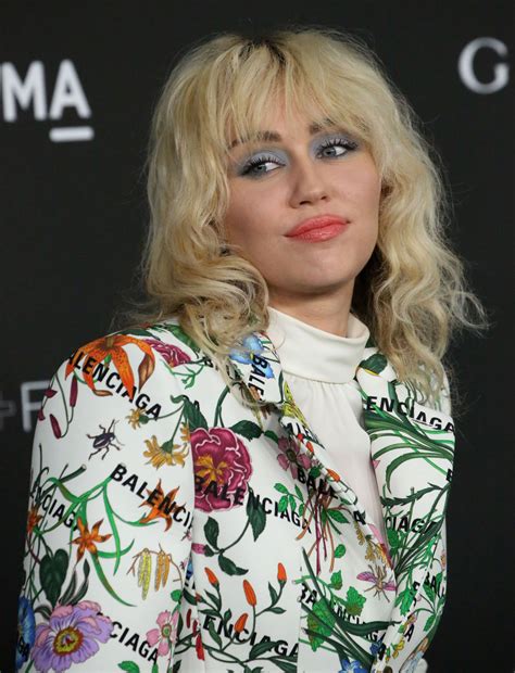 See Miley Cyrus Lizzo And More Stars Rocking The Wolf Cut Pics