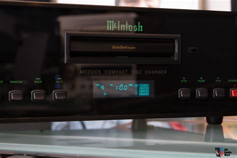 Mcintosh Mcd205 Cd Player Mcd 205 Photo 804056 Uk Audio Mart