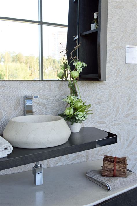 Ванная с раковиной из натурального камня - Contemporary - Bathroom ...