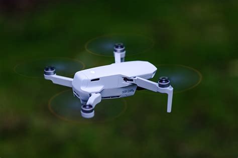 공중에서 비행 하는 4k 비디오 카메라와 함께 Quadcopter 무인 항공기 0명에 대한 스톡 사진 및 기타 이미지 0명 Multicopter 경관 Istock