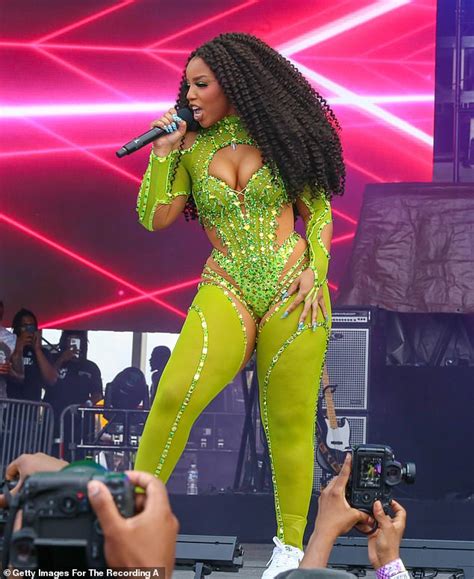 Chloe Bailey Shows Off Her Curves In Neon Green Outfit While Performing