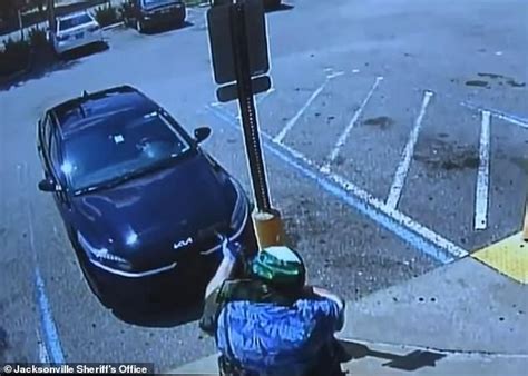 Ryan Palmeter Seen On Video Entering Jacksonville Dollar General To Start Mass Shooting That