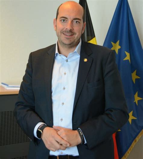 Mathieu Michel Mr Je Veux Protéger Les Lanceurs Dalerte à L