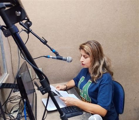 90 Dos Brasileiros Consomem Algum Formato De áudio Como Rádio