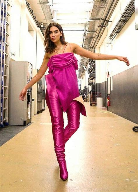 Pin De Lia🖤 En Dua Lipa Atuendos Geniales Estilos De Ropa Mujer
