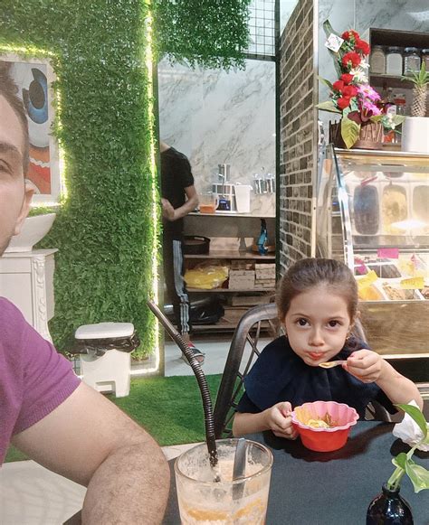 ابوفاطمه🏴 On Twitter دختر باید فقط با باباش بره کافه پدردختری