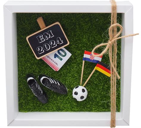 Geldgeschenk Verpackung Fußball Europameisterschaft Länderspiel Rasen
