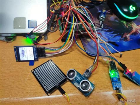 基于stm32的智能行车辅助系统源码，文档，视频（自动大灯，倒车报警，自动雨刷，温湿度传感器，tft 13寸lcd屏幕显示