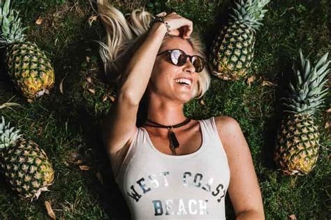 Pourquoi Les Filles Doivent Manger De L Ananas Fitness Vogue Magazine Fitness Workouts