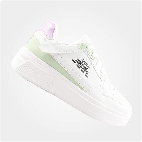 کفش ورزشی زنانه کفش ملی