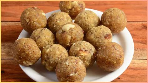 सर्दियों के लिए लड्डू जानें गोंद के लड्डू बनाने की विधि Gond Ke Laddu