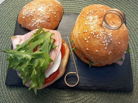 Panini S Mortadellou A Mozzarelou Fotografie TopRecepty Cz