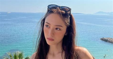 크리스탈 정수정 남부 프랑스서 과감 노출 패션…가녀린 어깨 라인까지 [n샷]