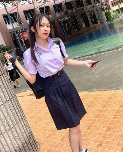 ปักพินโดย อนันต์สิทธิ์ ดิษฐ์ทอง ใน นักศึกษา สไตล์แฟชั่น นางแบบ เพศหญิง