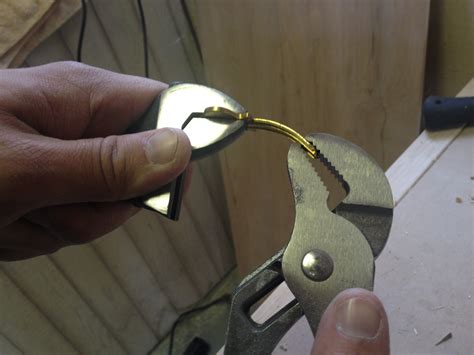 Get Rich Or DIY Tryin Key Holder Using Old Keys