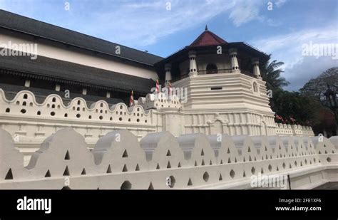 Buildings Sri Dalada Maligawa Temple Stock Videos And Footage Hd And 4k Video Clips Alamy