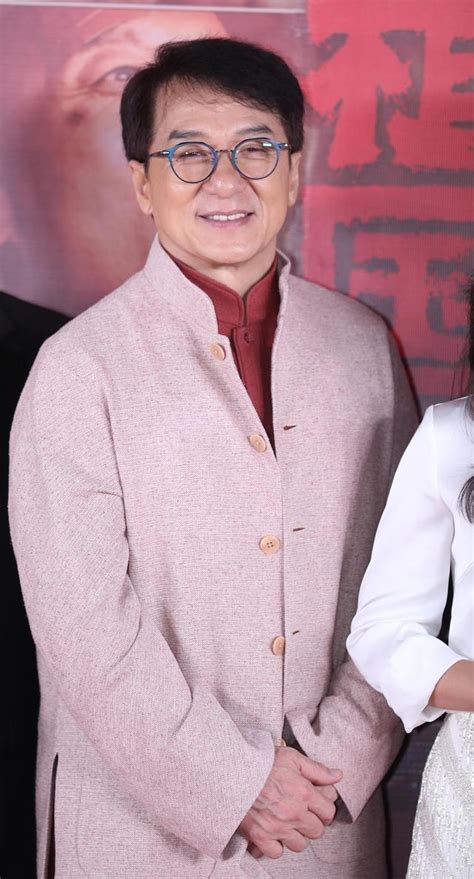 《攀登者》主創聚會成龍人氣高，吳京激動，胡歌低調，獨缺章子怡 每日頭條