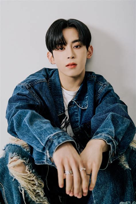 NOWADAYS 나우어데이즈 IMAGE MEMBERS PROFILE Pantip