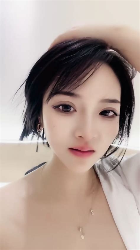 【姐姐被包围了】奶球闺蜜新人女神骑乘口交无套爆操2 Eporner