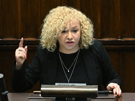 Posłanka Lewicy odpowiada Konfederacji Zapowiedziała wprowadzenie zakazu modlitw pikiet z