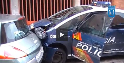 Atraca Un Banco Recibe Un Disparo Roba Un Coche Patrulla Y Embiste A