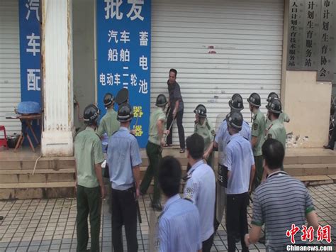 广西东兴男子持刀闯计生局行凶致2死4伤 已被制服频道凤凰网