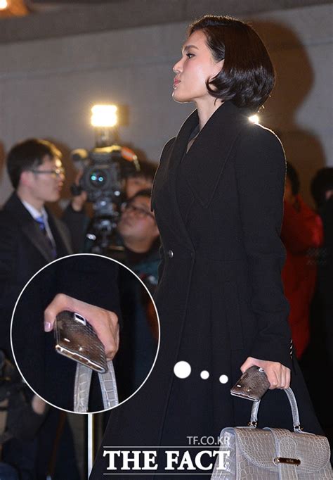 Tf포토 이서현 사장 손에 쥔 휴대전화는 역시 갤럭시 포토 기사 더팩트