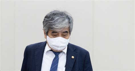 국감 방통위 국정감사 참석하는 한상혁 위원장
