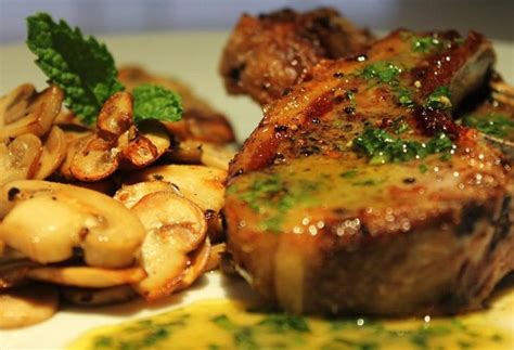 Meso Koje Se Topi U Ustima Juneći File U Sočnom Umaku Od Gljiva Dnevno Hr