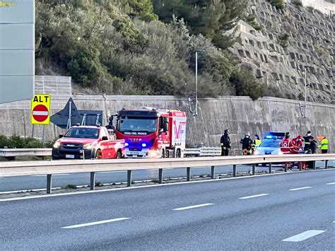 Imperia Incidente Sull A Tra Sanremo E Taggia Sei Feriti Ed Autostrada Chiusa