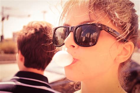 10 Surprising Benefits Of Chewing Gum Lifehack