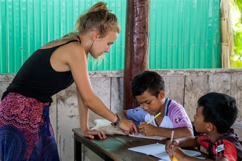 Teaching In Cambodia Samraong Holiday Executives