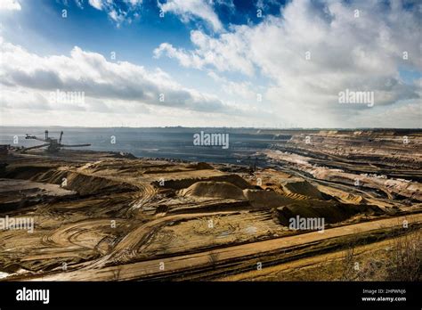 Mine de lignite opencast de Garzweiler près de Juechen zone d