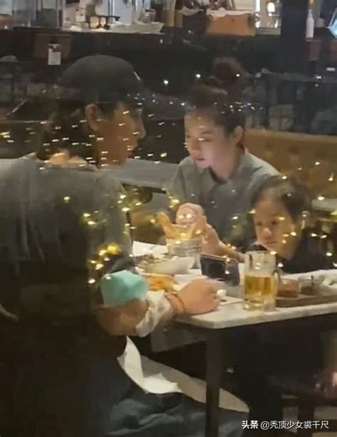 網友泰國偶遇戚薇李承鉉帶lucky出遊 母女倆撞臉被指「一模一樣」 每日頭條