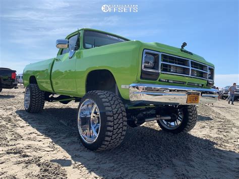 Skyjacker 4 Suspension Lifts For D400BAK B SKY Custom Offsets