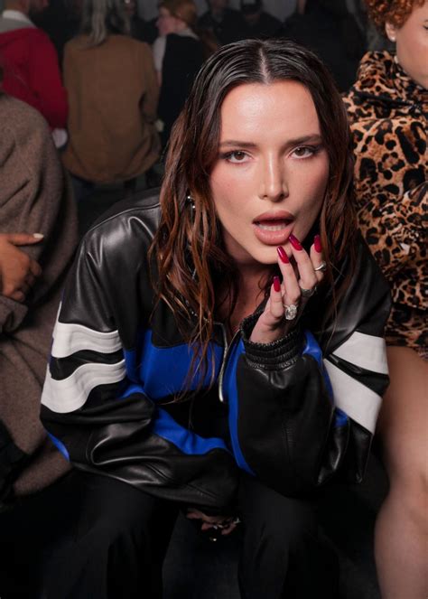 Bella Thorne Sexy Pics 12thblog
