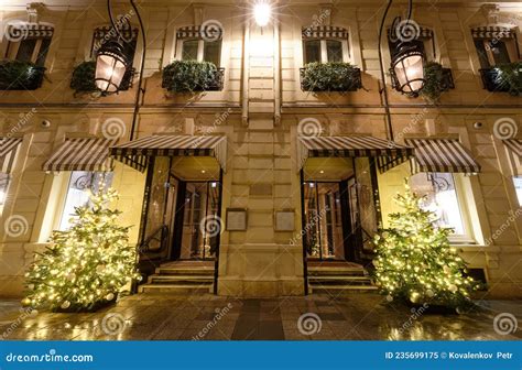 El Hotel De Crillon In Paris Es Un Hotel Histórico Que Abrió Sus Puertas En 1909 En Un Edificio