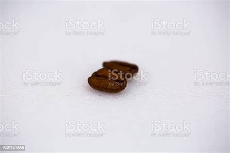 흰색 바탕에 커피 콩입니다 배경 Arabica 0명에 대한 스톡 사진 및 기타 이미지 0명 개체 그룹 나뭇결 무늬