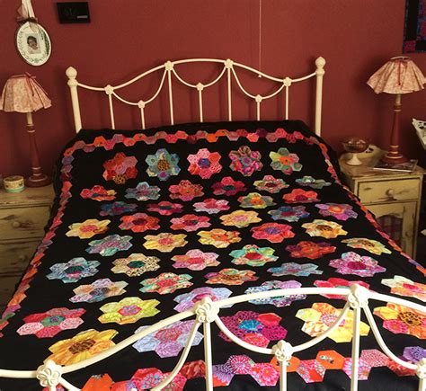 Hexagon Patchwork How To Make One Yourself Everything You Need To Know With A Free Pillow