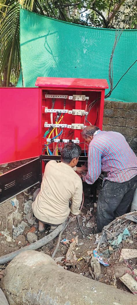 उघड्या डीपीची दुरुस्ती सुरू