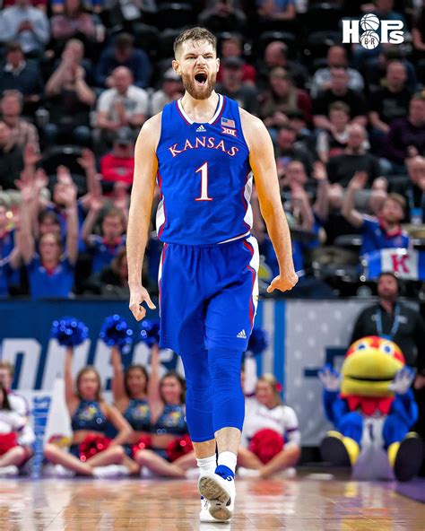 B R Hoops On Twitter Hunter Dickinson Has Transferred To KANSAS